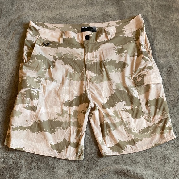 Oakley | Shorts | Oakley Mens Desert Camo Cargo Shorts | Poshmark